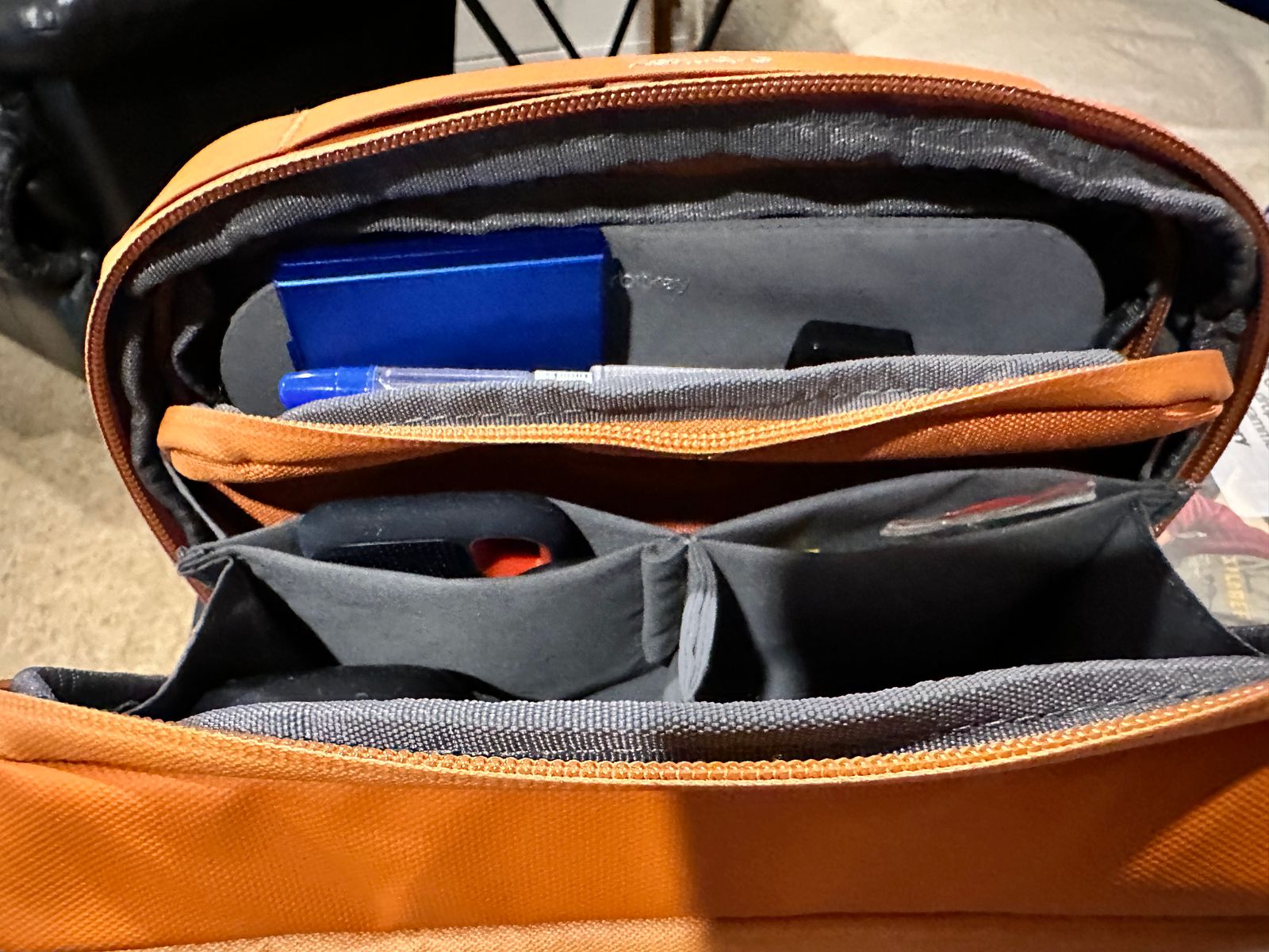 2-in-1 Tech Pouch – Orbitkey Asia