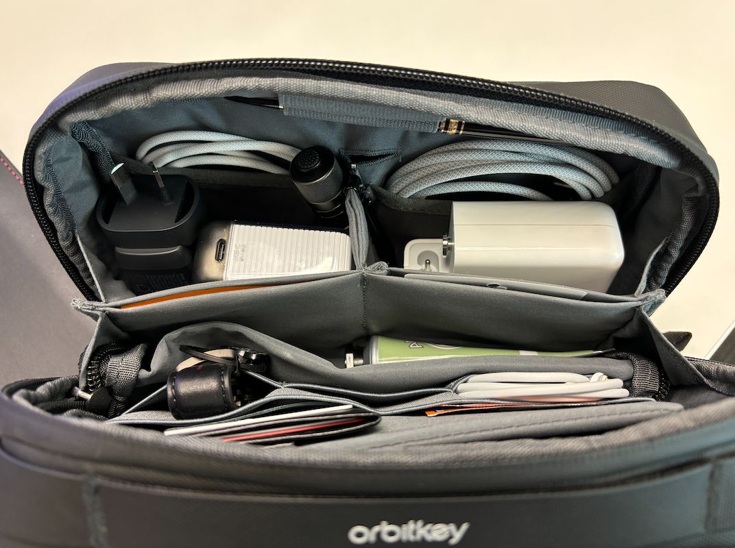 2-in-1 Tech Pouch – Orbitkey Australia