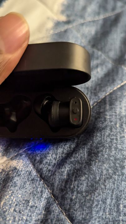 Between Pro Wireless Earbuds by Status Audio