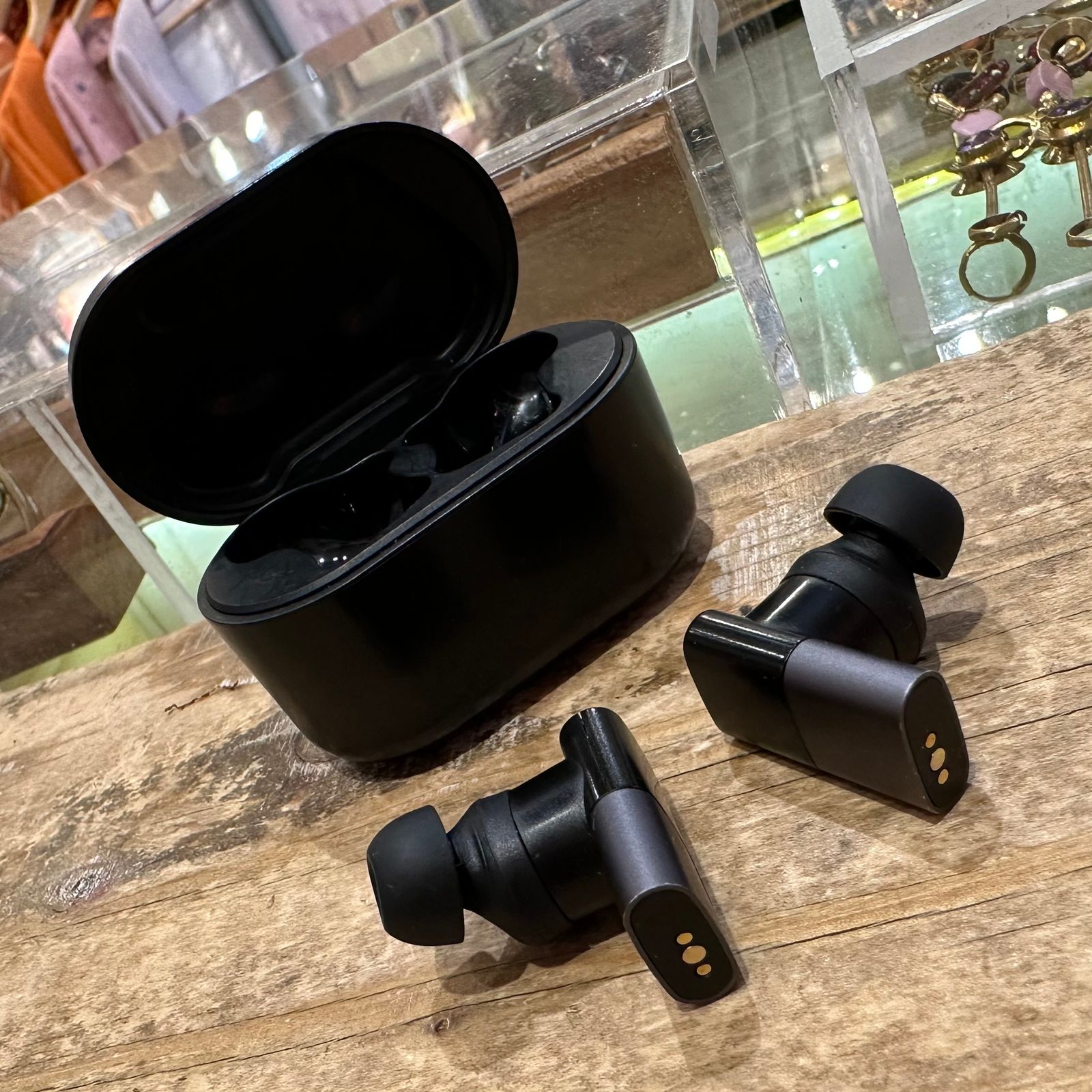Between Pro Wireless Earbuds by Status Audio