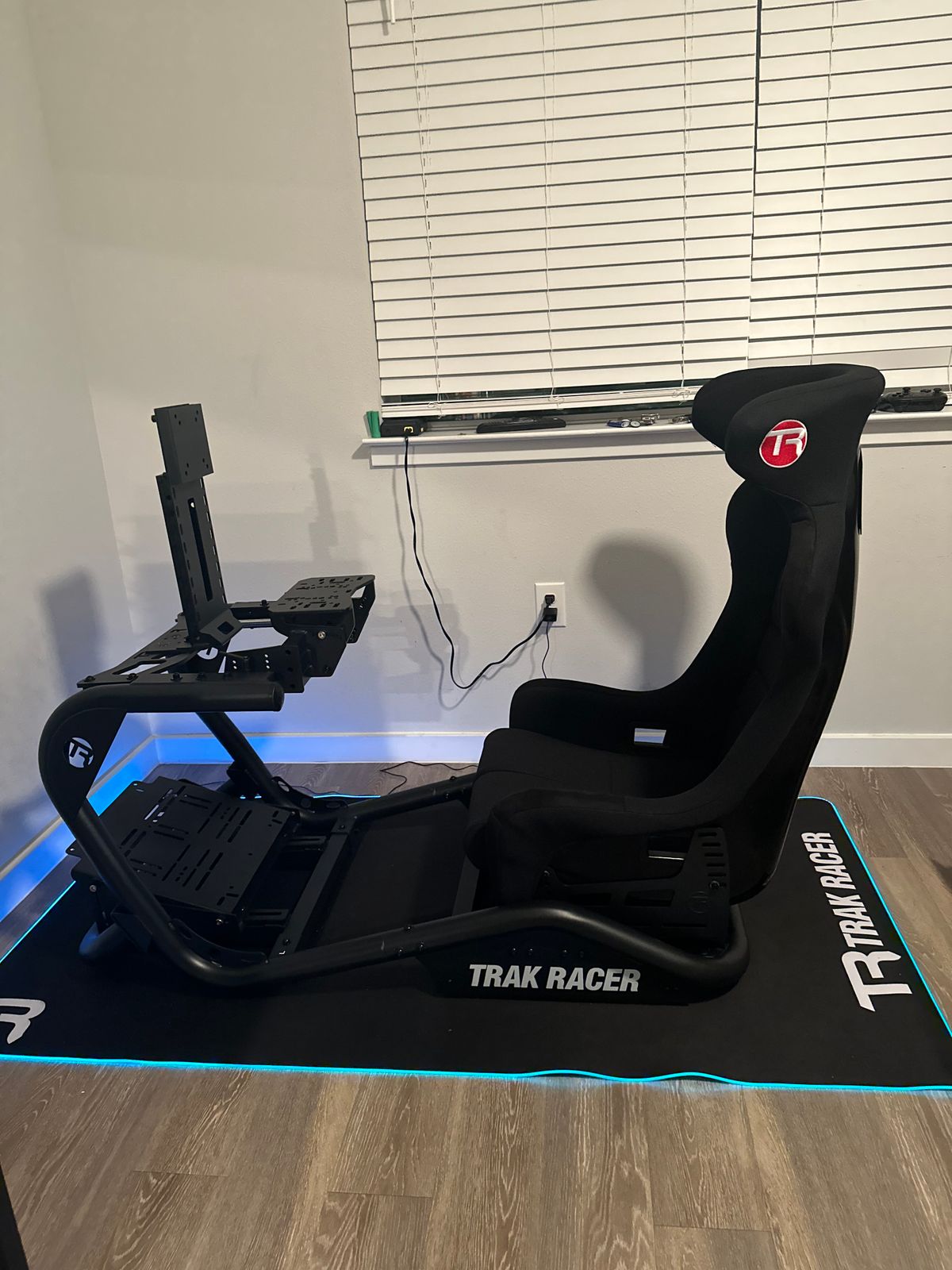 TR8 Pro Racing Simulator – Trak Racer