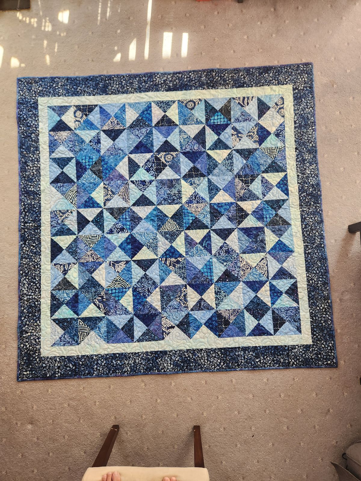 Super Easy Hourglass Quilt Pattern by Missouri Star