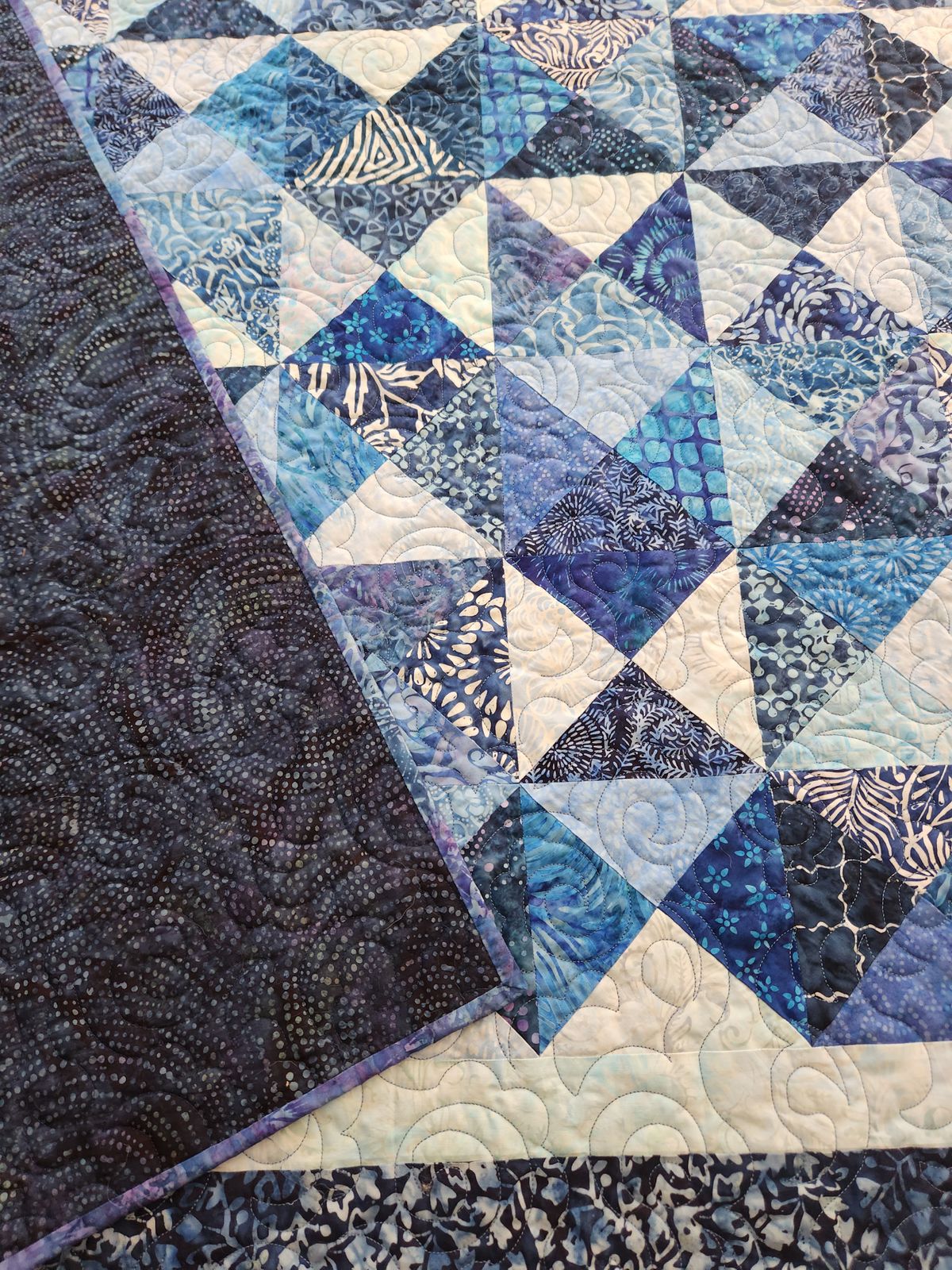 Super Easy Hourglass Quilt Pattern by Missouri Star