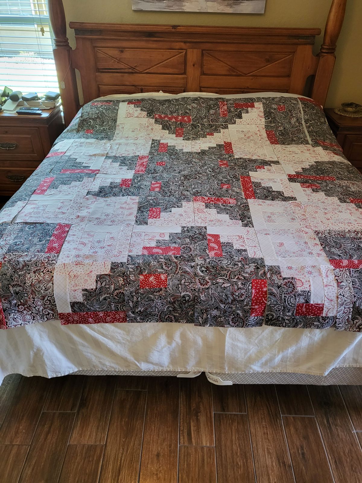 Echo Star Log Cabin Quilt Pattern by Missouri Star
