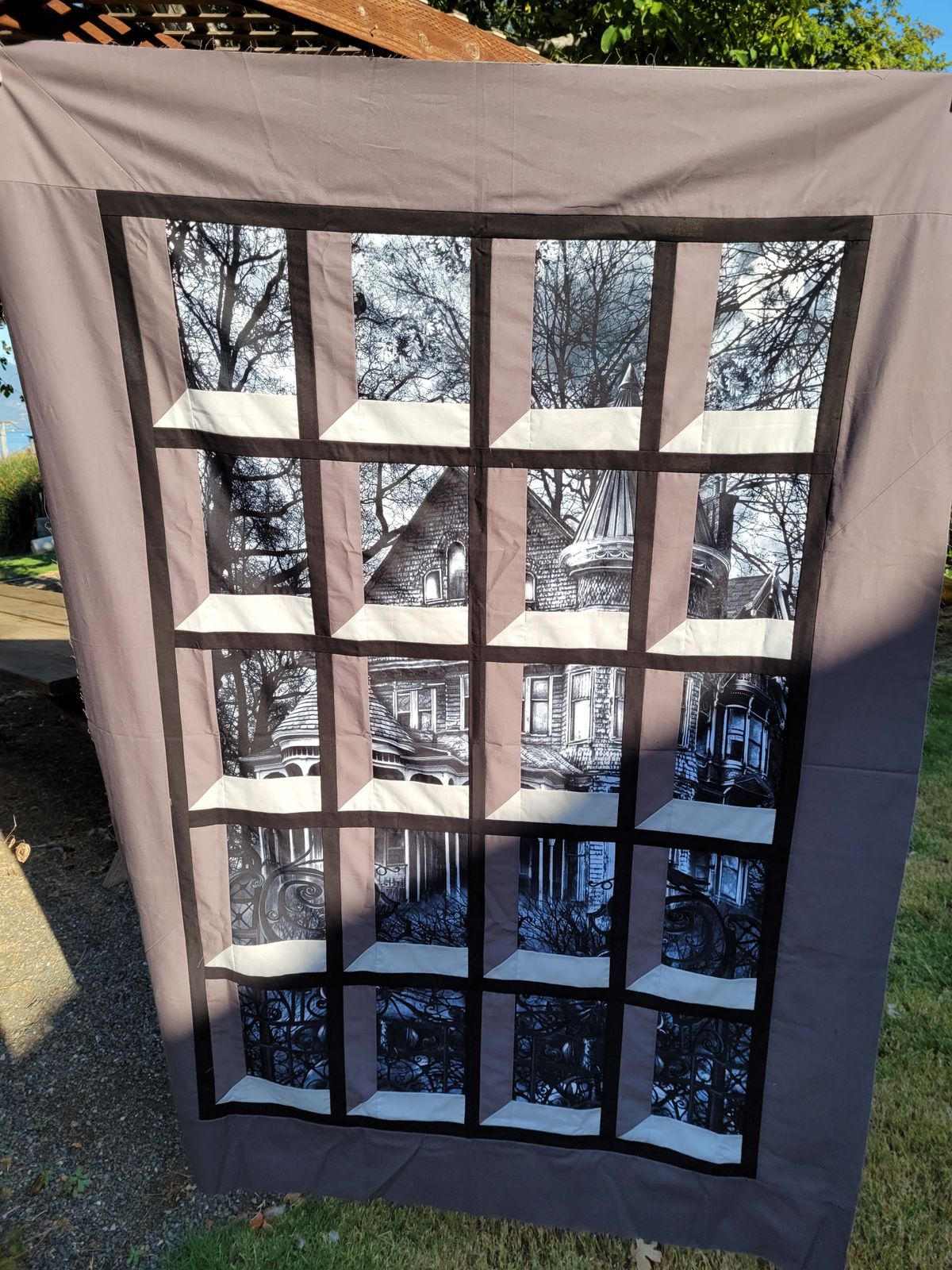 Vertical Attic Window Panel Quilt Pattern by Missouri Star