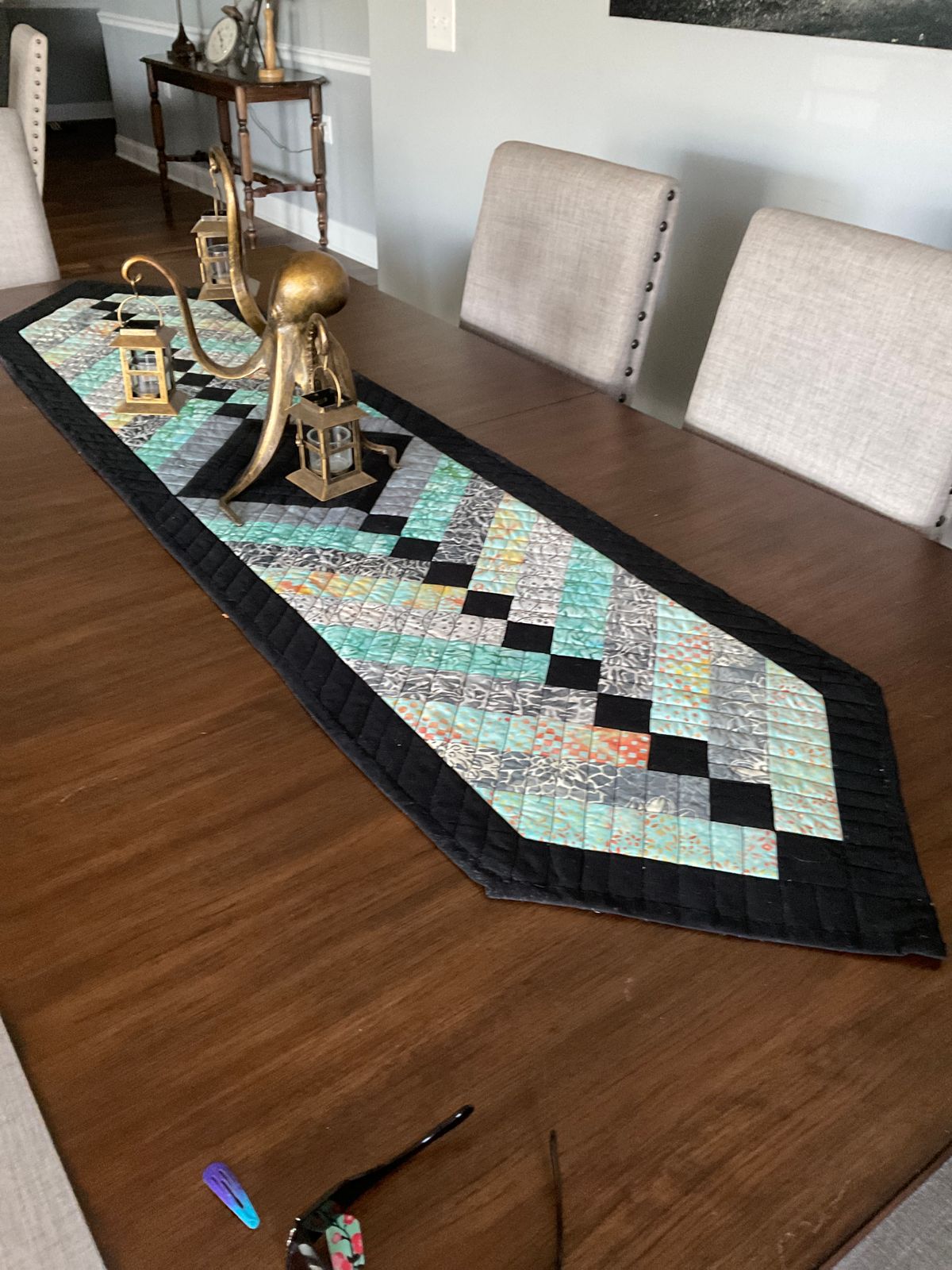 Friendship Table Runner Quilt Pattern by Missouri Star