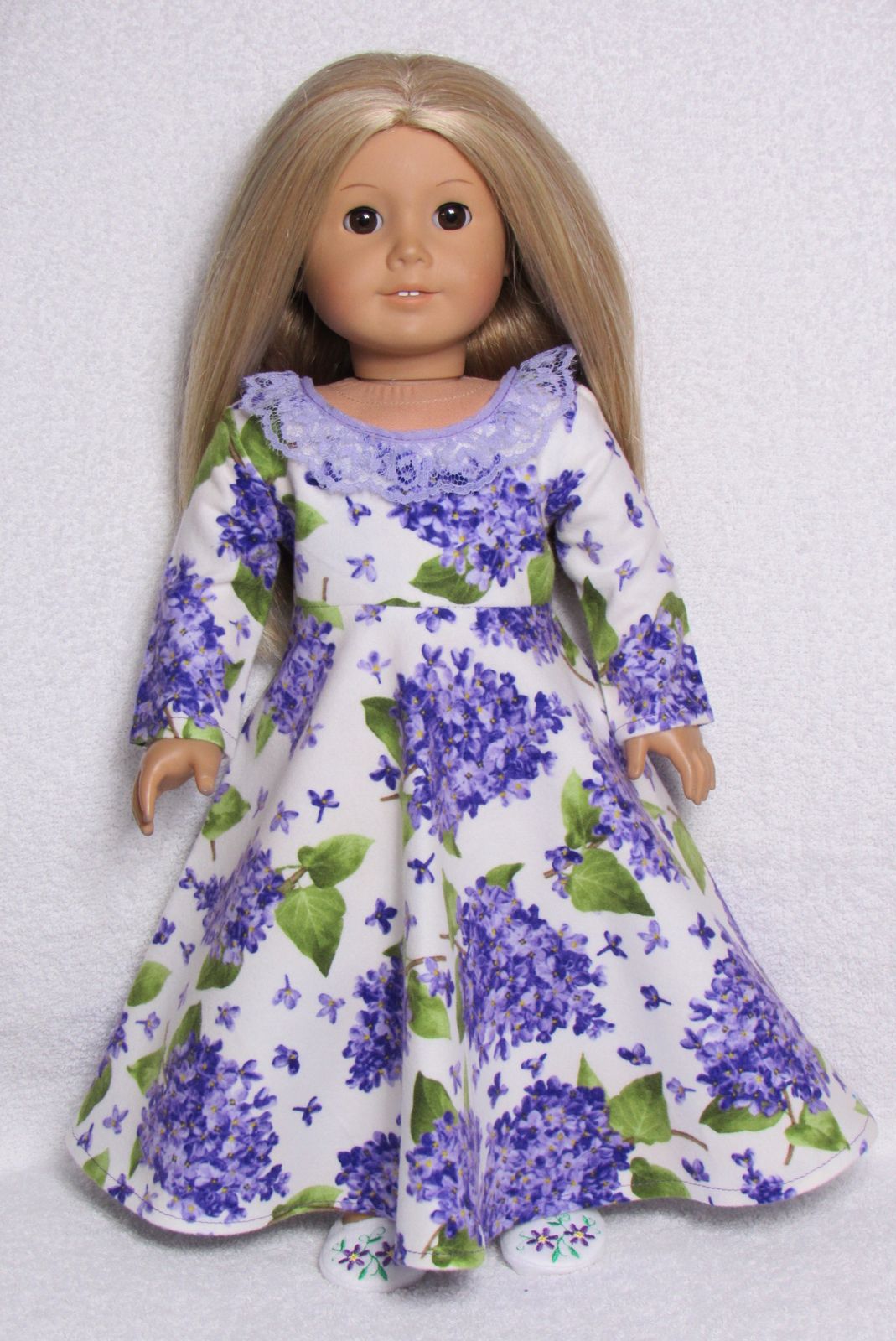 Elizabeth Flannel - Flowers White Yardage