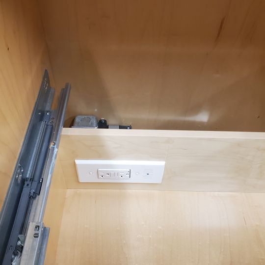 Docking Drawer Blade Outlet, 20 amps | Create a Style Drawer