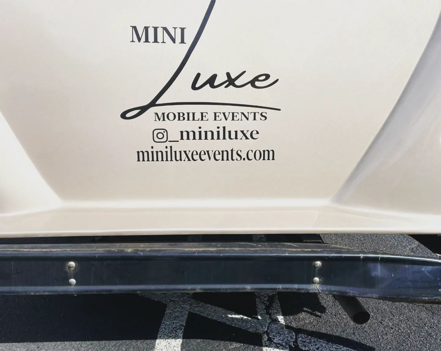 Self-Adhesive Sign Vinyl - 1 Yard