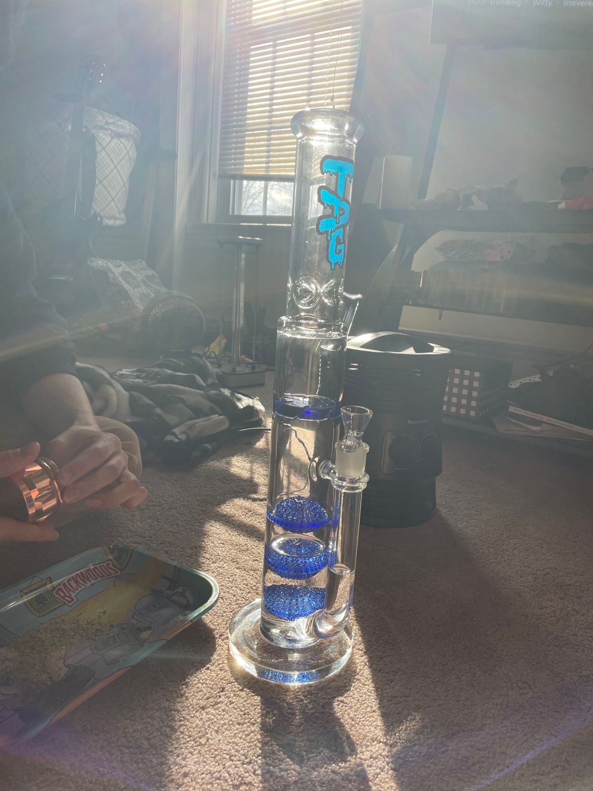 *CLEARANCE* TAG - 20" Triple Netted Disc to Spinning Splash Guard Bong