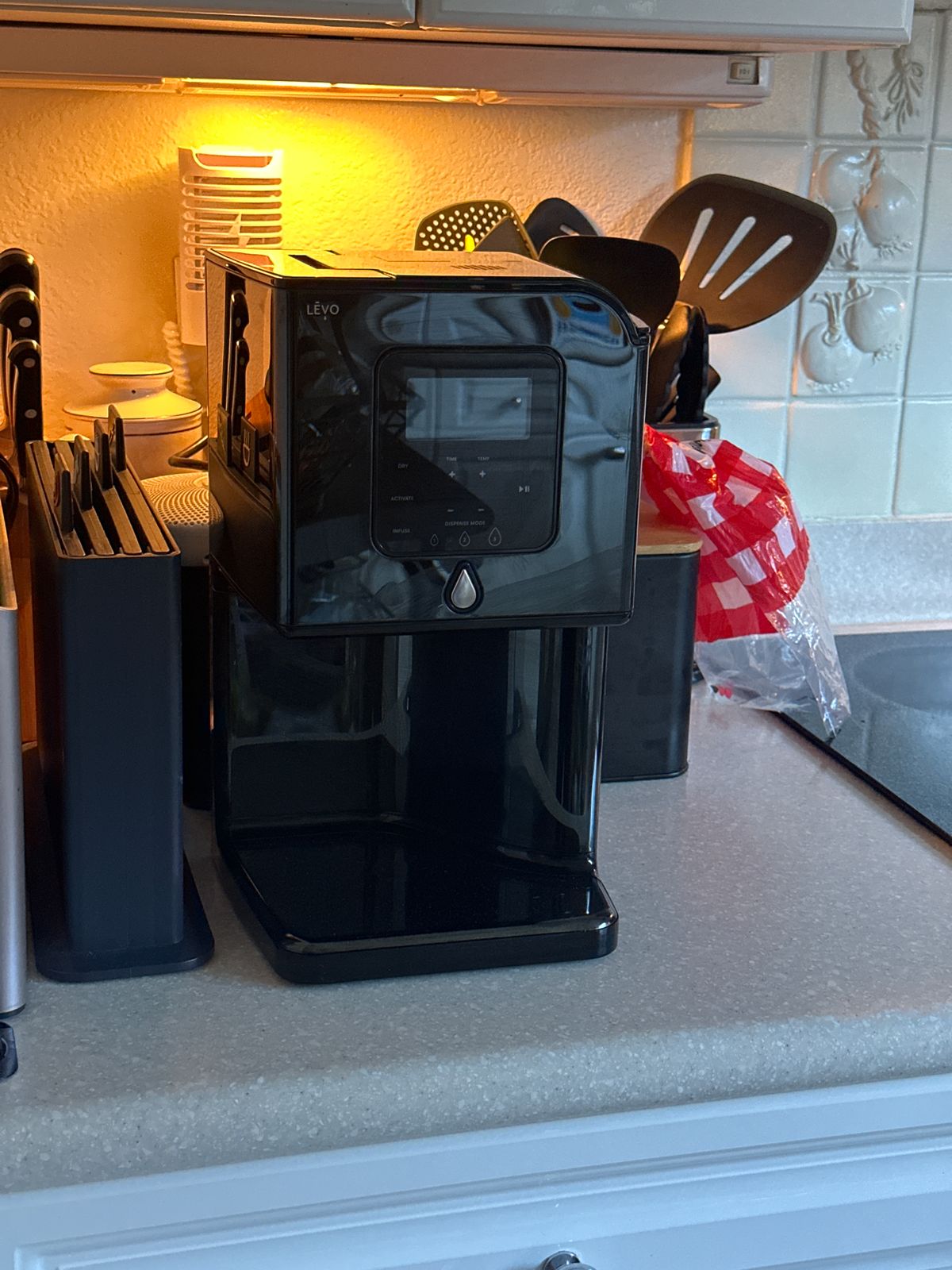 LĒVO Lux - LEVO Oil Infusion, Inc.