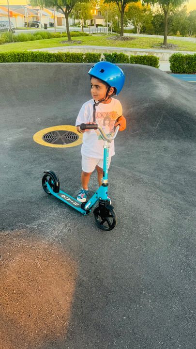 Micro Cruiser 2 Wheel Kids Scooter – Micro Scooters Australia