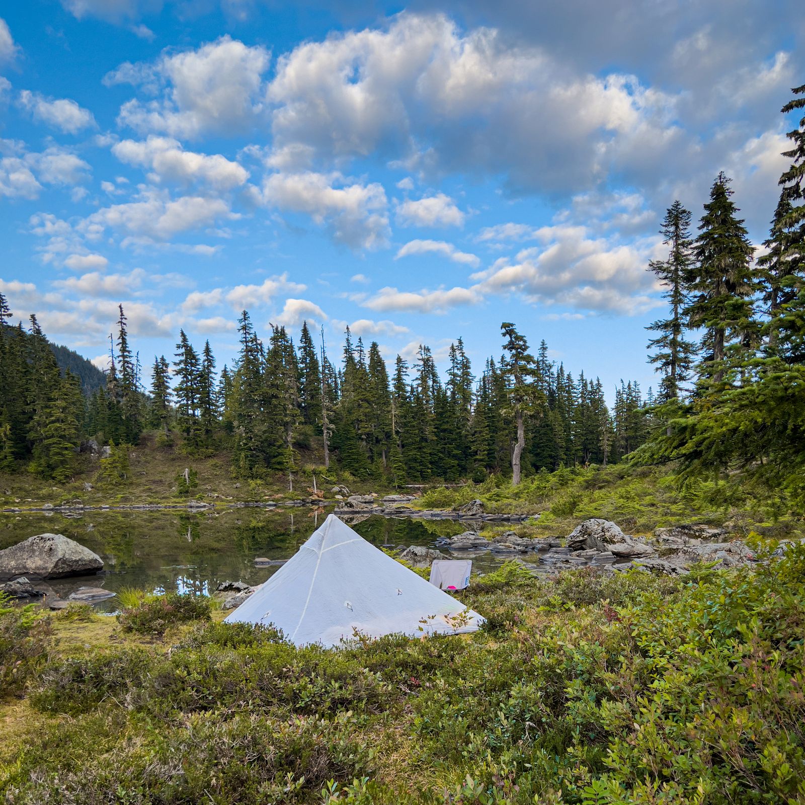 MID 1 Three-Season Dyneema Tent - Hyperlite Mountain Gear