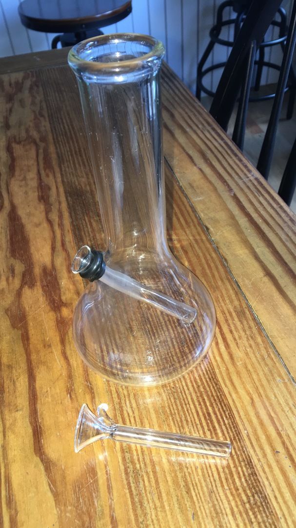 Beaker Base Water Pipe – DankStop