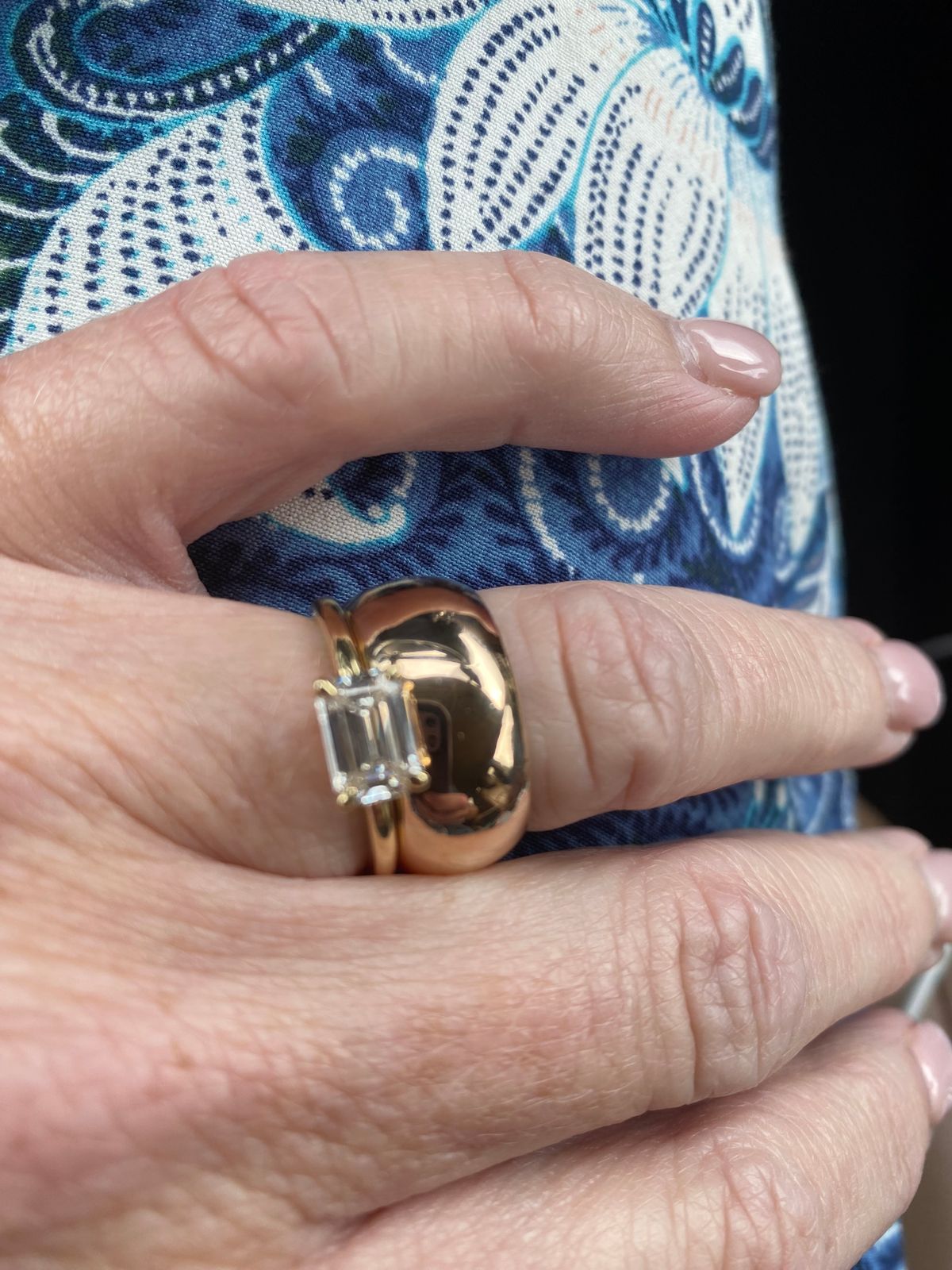 The Signature Round Brilliant Engagement Ring | Standard Pavé Band ...