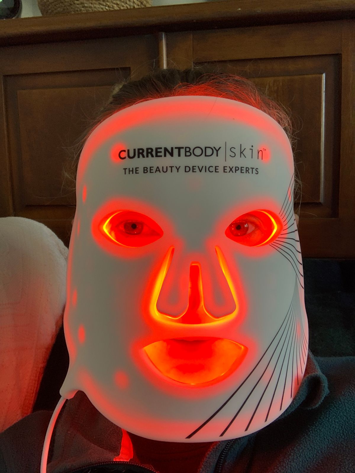 CurrentBody Skin LED Light Therapy Mask – CurrentBody ME