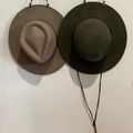 Hat Carry Clips - How to Travel with Your Hat – Will & Bear Australia