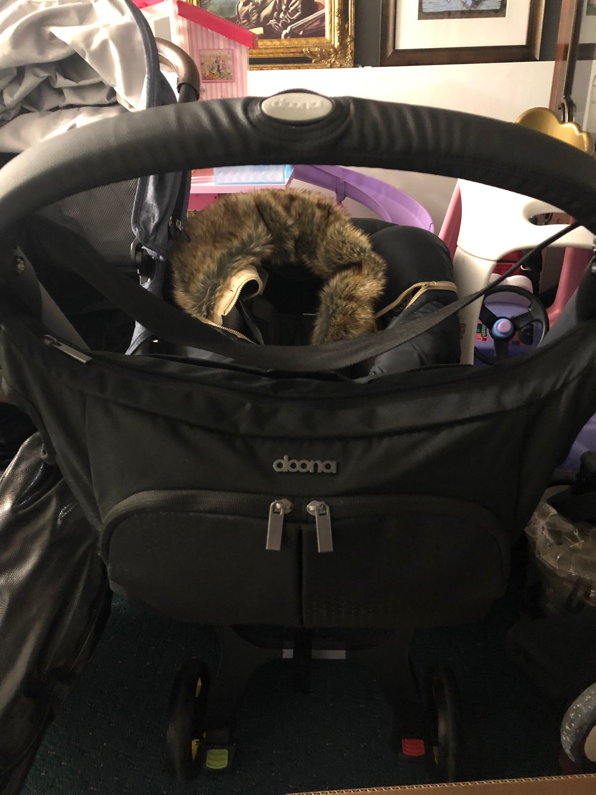 Doona Essentials Bag Black Nitro