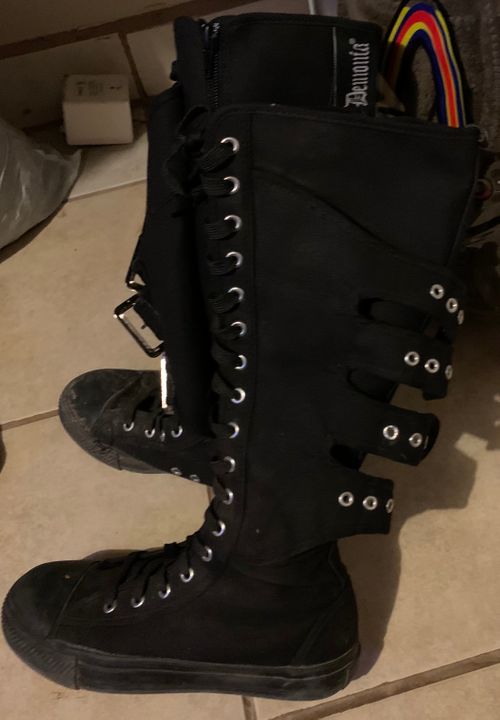 Demonia Deviant-303 Sneakers - Black Canvas – Demonia Cult