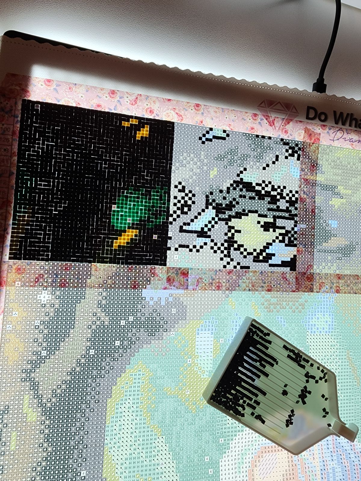 Canvas Adhesive with Applicator (4oz / 120ml) – Diamond Art Club