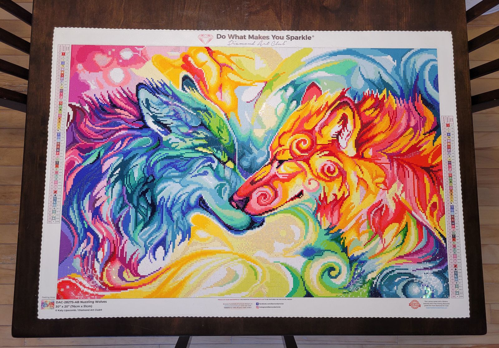 Nuzzling Wolves – Diamond Art Club