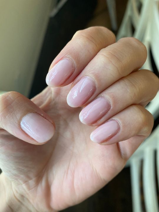 Invisible Crown | Pink Nail Polish | LONDONTOWN lakur