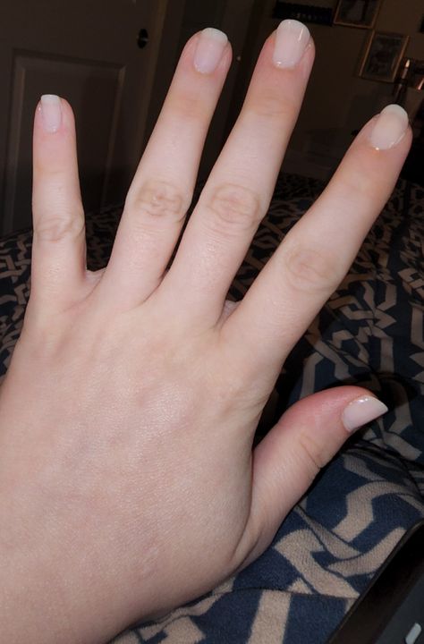 Invisible Crown | Pink Nail Polish | LONDONTOWN lakur