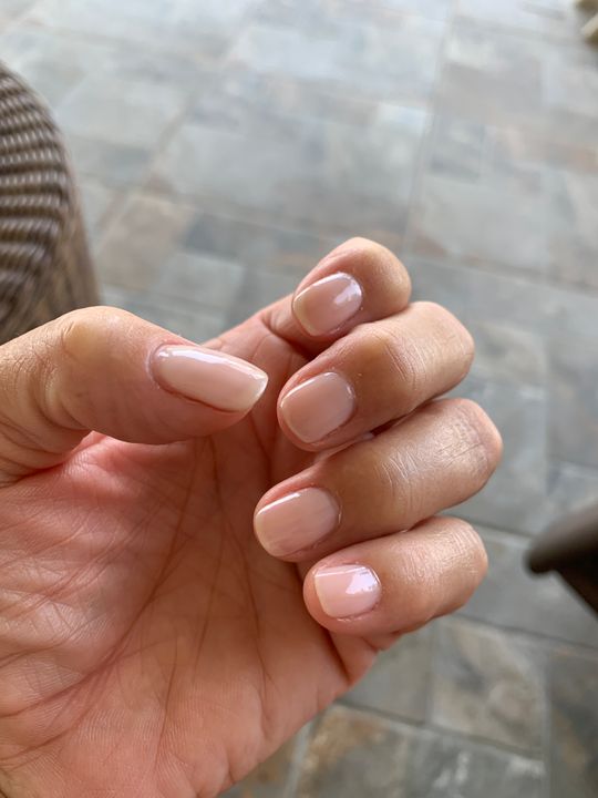 Invisible Crown | Pink Nail Polish | LONDONTOWN lakur