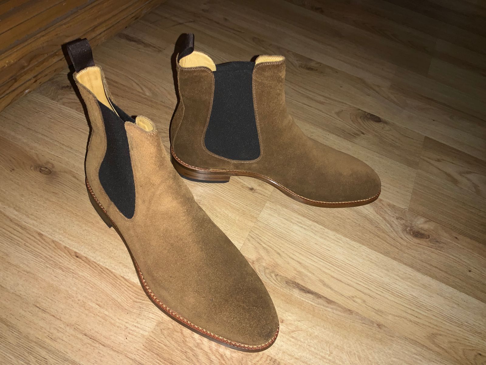 Bolton Chelsea Boots - Suede – Beckett Simonon