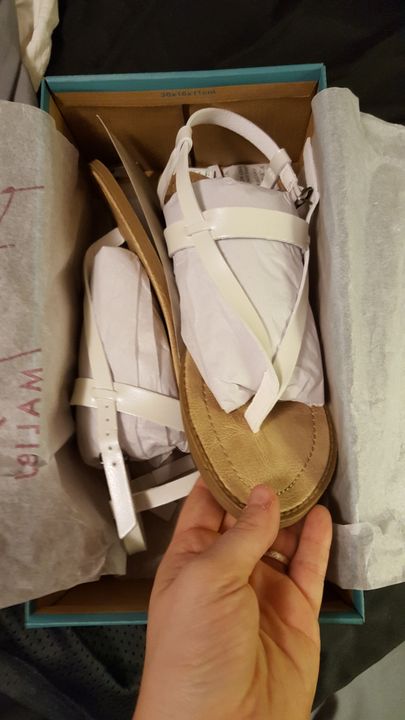 Blowfish Berg White Sandals – The Pulse Boutique